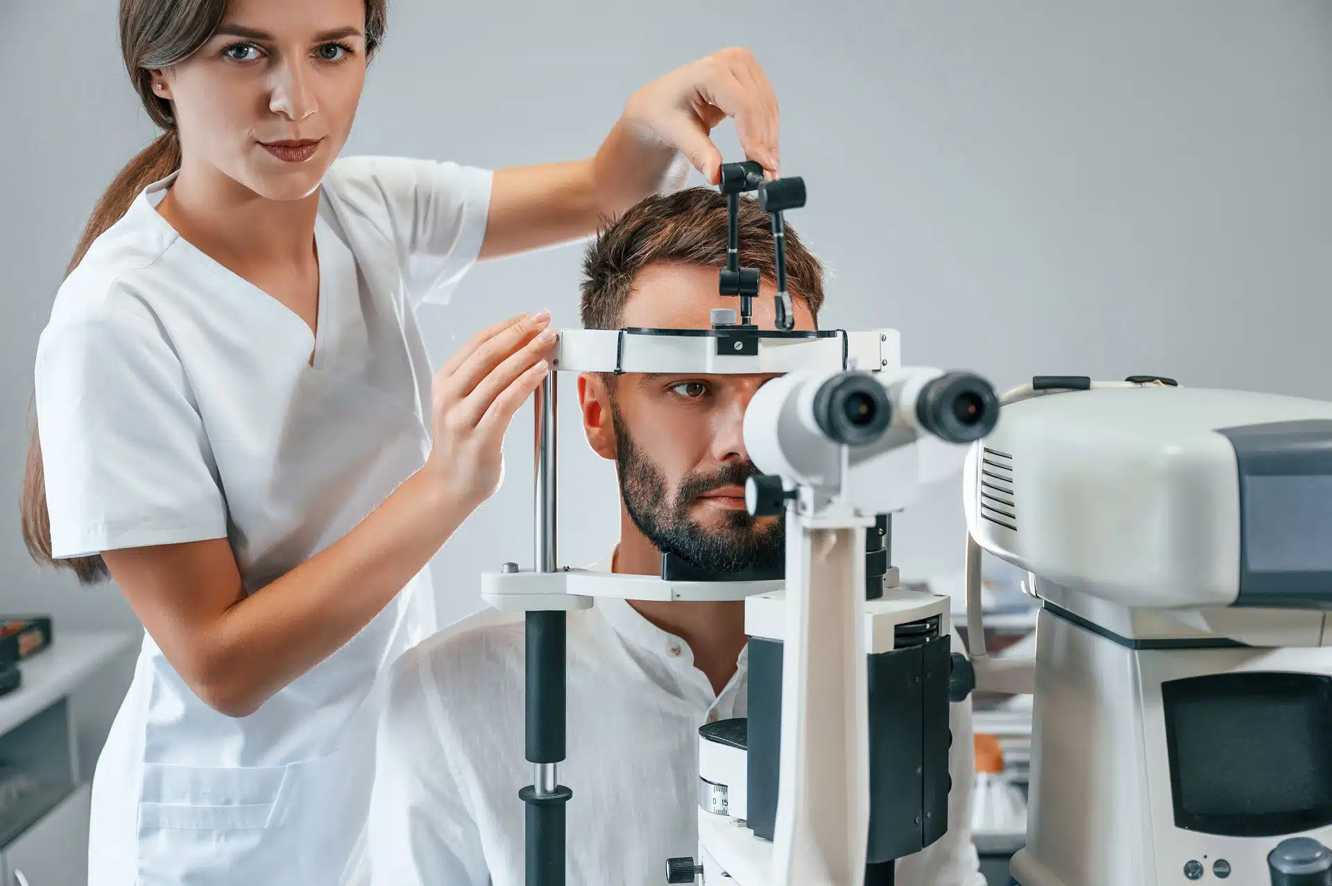 Astigmatisme : les causes, symptômes, diagnostic et traitements